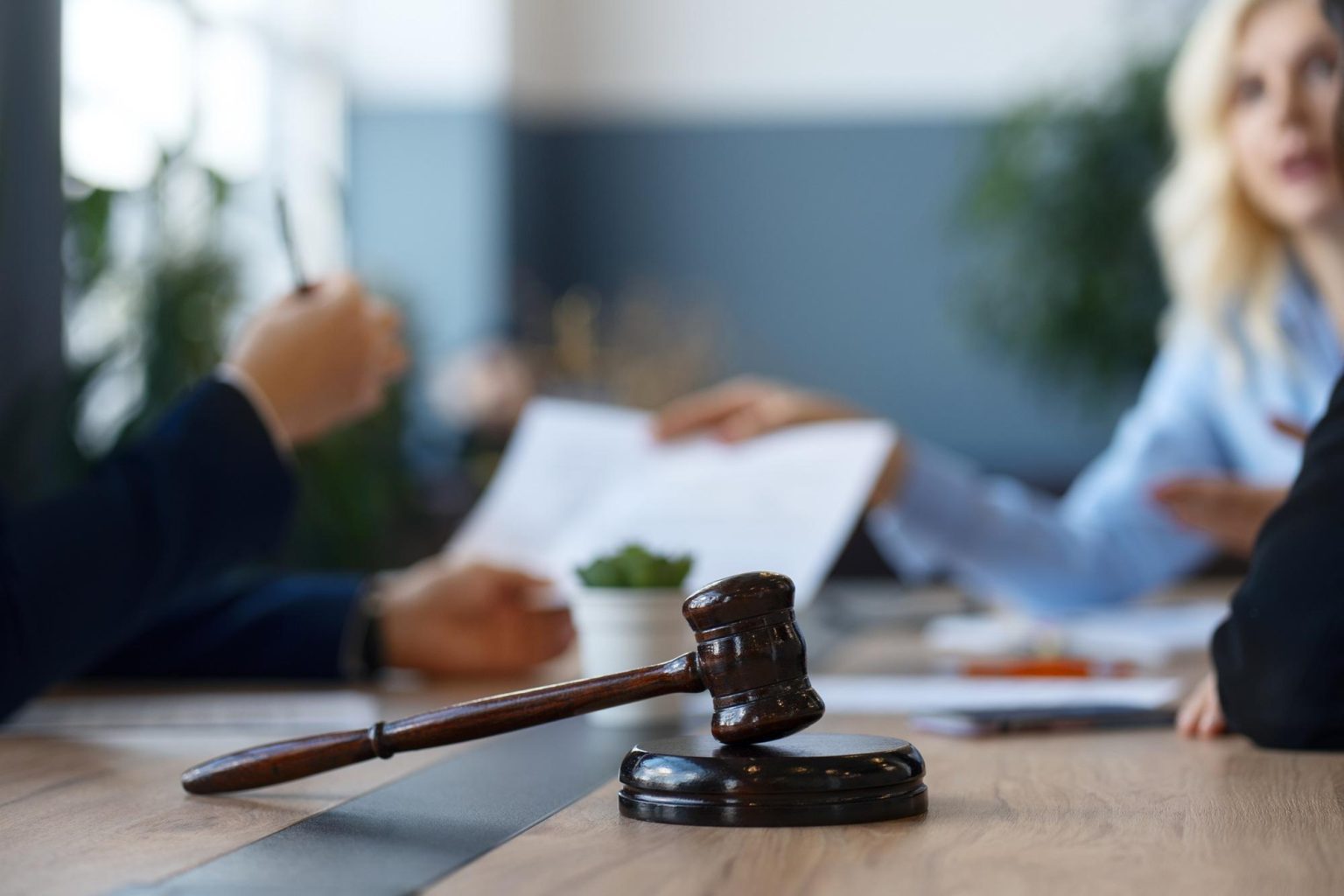 20 rocznica ślubu: Co oznaczają te gody i jaki prezent?